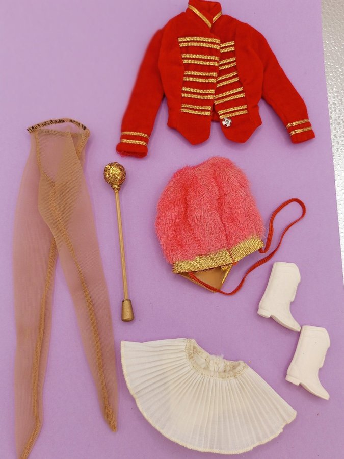 1960s Vintage Barbie #0875 Drum Majorette Compl.. | Köp på Tradera ...