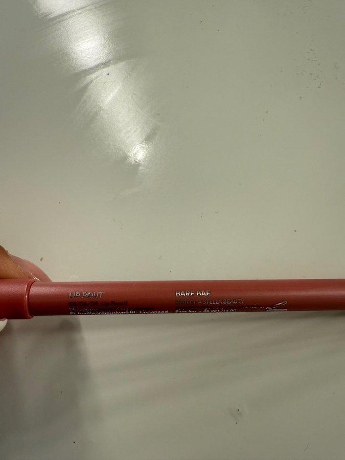 Rebecca Stella Lip Pencil | Köp på Tradera (710729928)