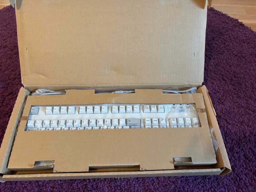 IBM tangentbord Model A, Rev 1 - 1996 - NYTT i .. | Köp på Tradera ...
