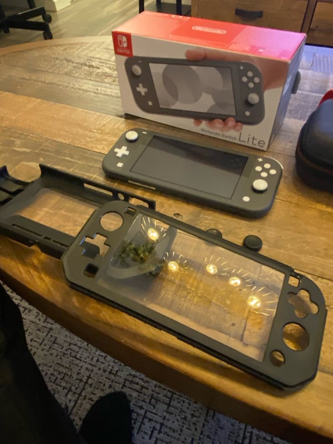 Nintendo Switch Lite | Köp på Tradera (711575971)