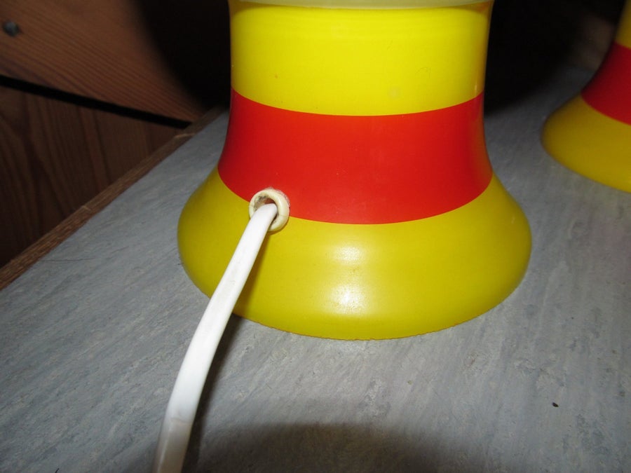 Se produkter som liknar PUKEBERG POP 2 Ovanliga Lampo.. på Tradera ...