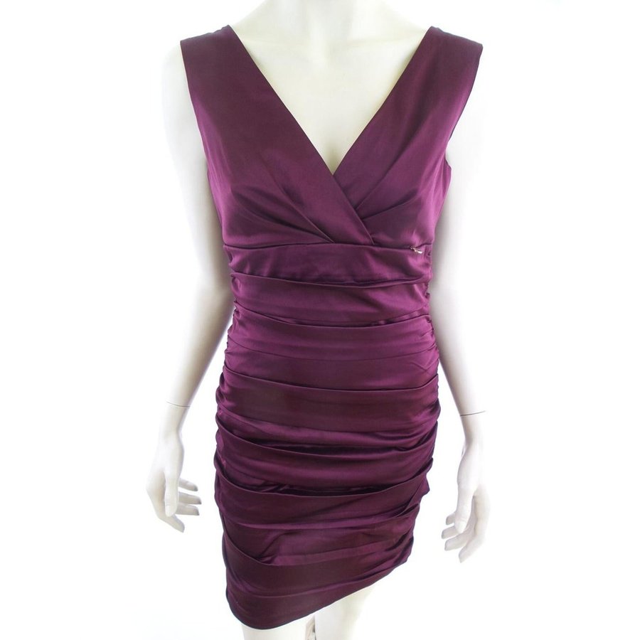 Se produkter som liknar Rinascimento Storlek M Lila K.. på Tradera (663231621)