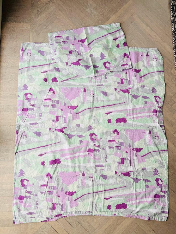 Två set Påslakan och örngott barn rosa och sago.. | Köp på Tradera ...