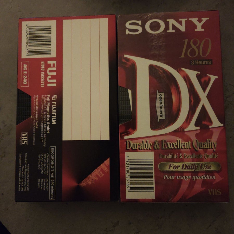 Se produkter som liknar VHS-band Sony DX 180 och Fuji.. på Tradera ...