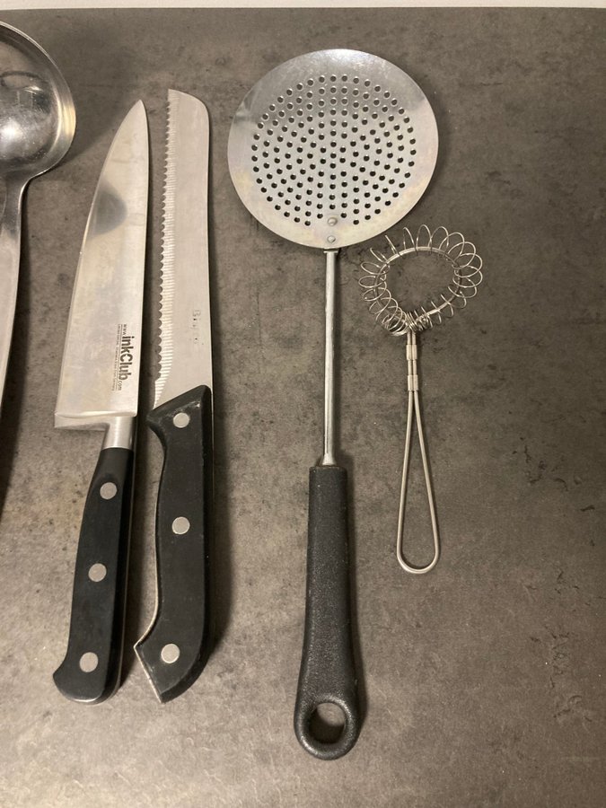 Kökstillbehör, slev, kniv, brödkniv, 5 skedar, .. | Köp på Tradera ...