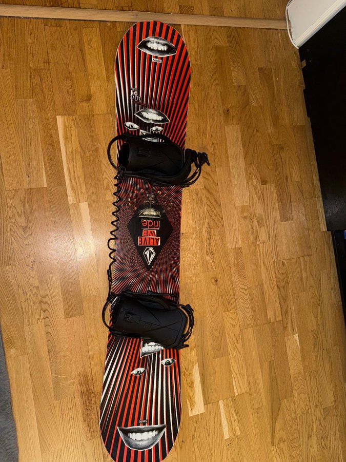 Se produkter som liknar Nitro hyper beast X Volcom Sn.. på Tradera ...
