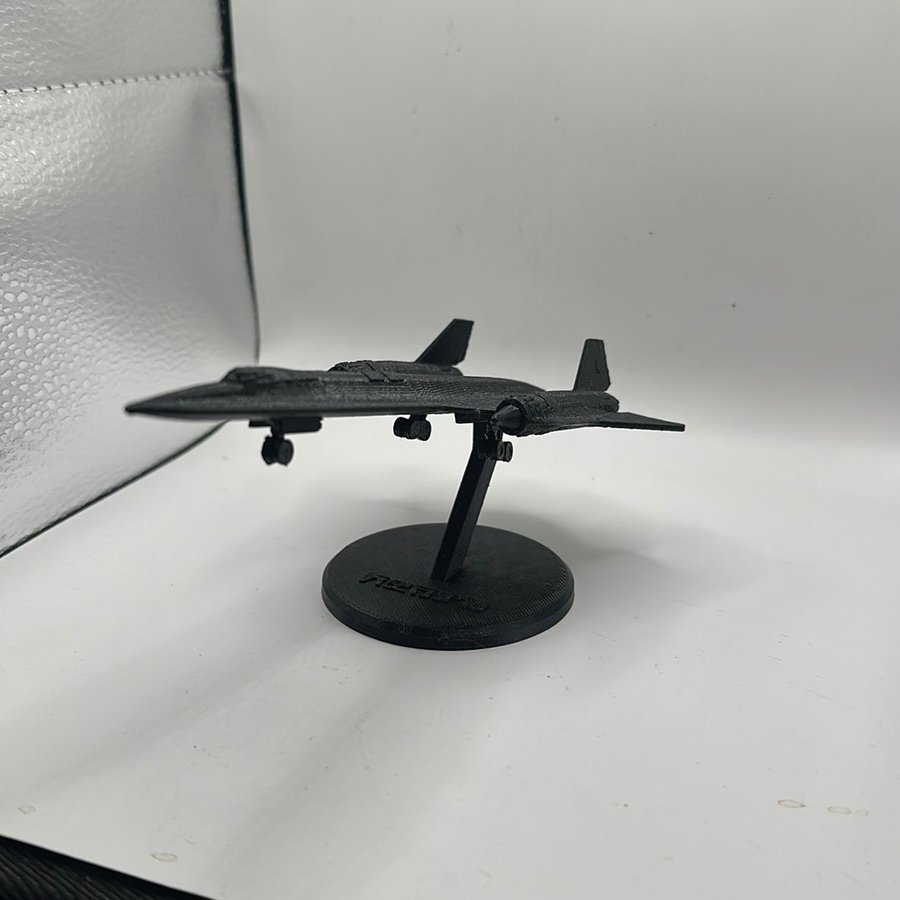 SR-71 Blackbird modellflygplan med ställ | Köp på Tradera (734805583)