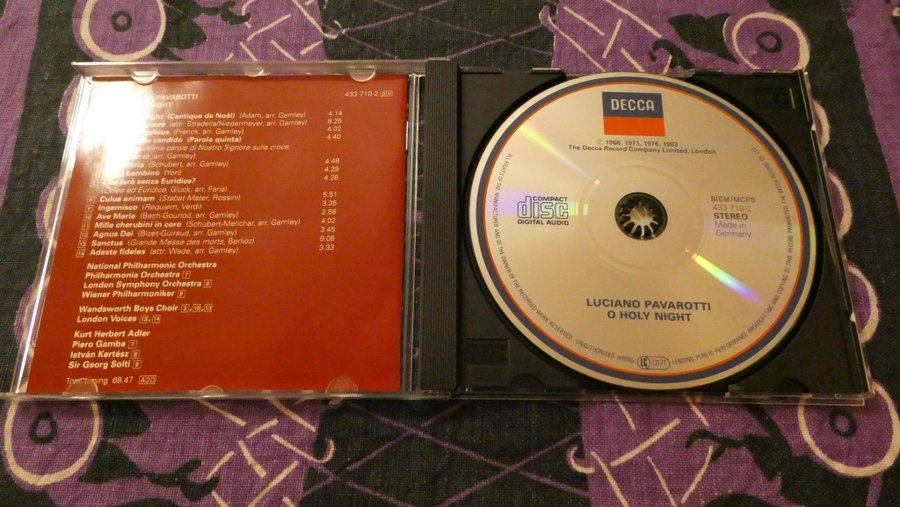 Pavarotti - O Holy Night. CD-skivan ser ospelad.. | Köp på Tradera ...