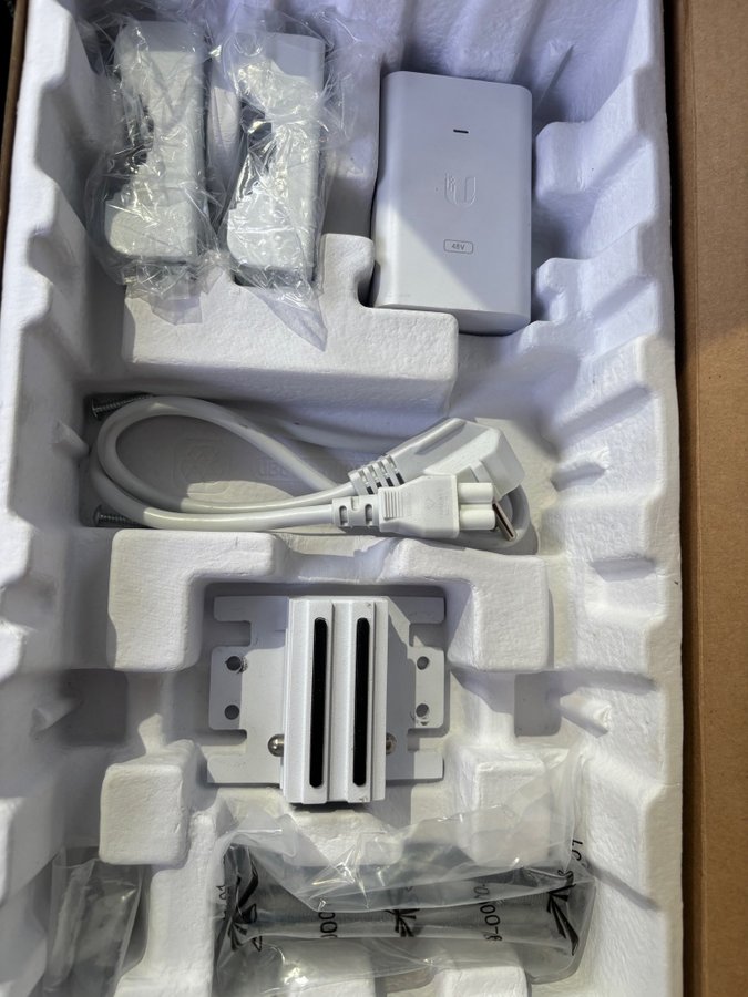Ubiquiti UniFi AC Mesh Pro Accesspunkt | Köp på Tradera (735549137)