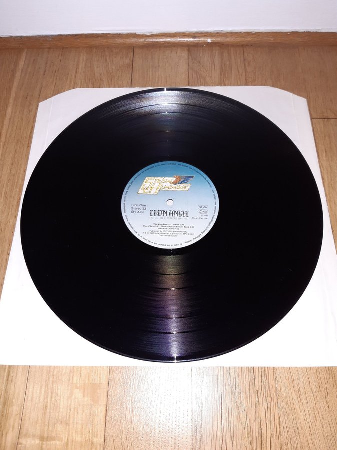Iron Angel - Hellish Crossfire LP | Köp på Tradera (713498592)