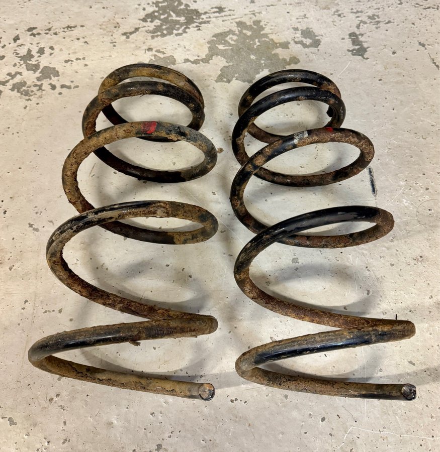 Fjädrar fram till Lexus RX 300 330 400h | Köp på Tradera (709308574)