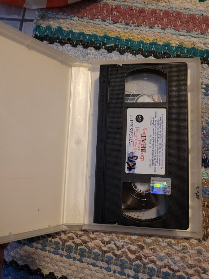 Beat ( Hyr VHS Kiefer Sutherland Courtney Love .. | Köp på Tradera ...