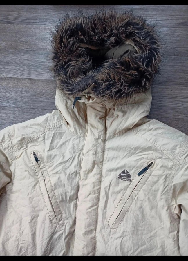 Nike ACG Vintage Down Jacket – Cream White, Siz.. | Köp på Tradera ...