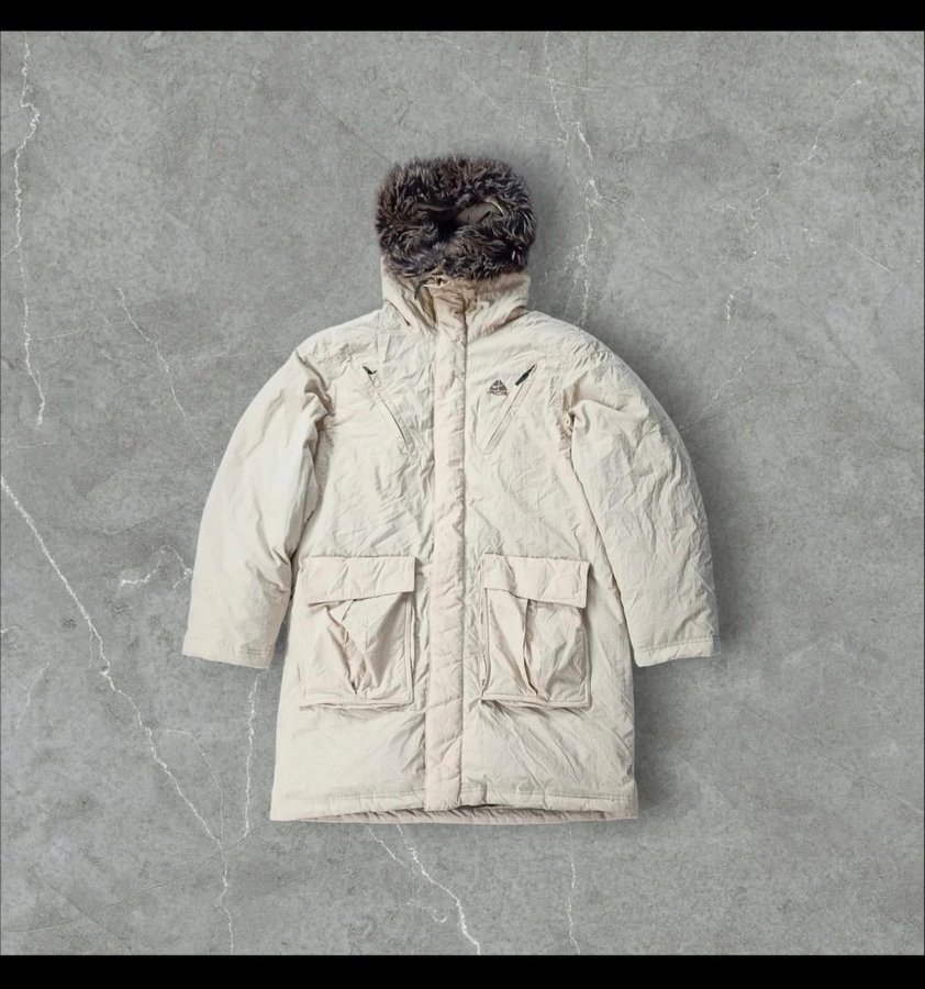 Nike ACG Vintage Down Jacket – Cream White, Siz.. | Köp på Tradera ...