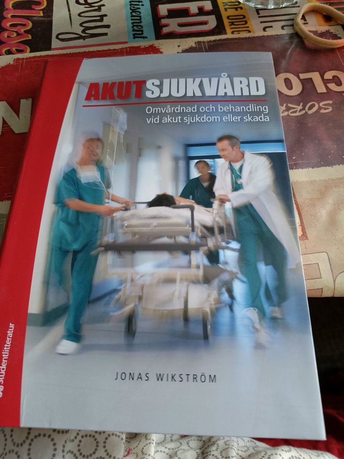 Se produkter som liknar Akutsjukvård : omvårdnad och .. på Tradera ... Se produkter som liknar Akutsjukvård : omvårdnad och .. på Tradera ...