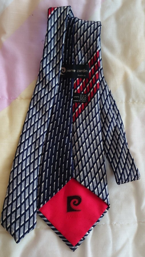 Pierre Cardin blå, grå och röd slips, silk | Köp på Tradera (734480219)