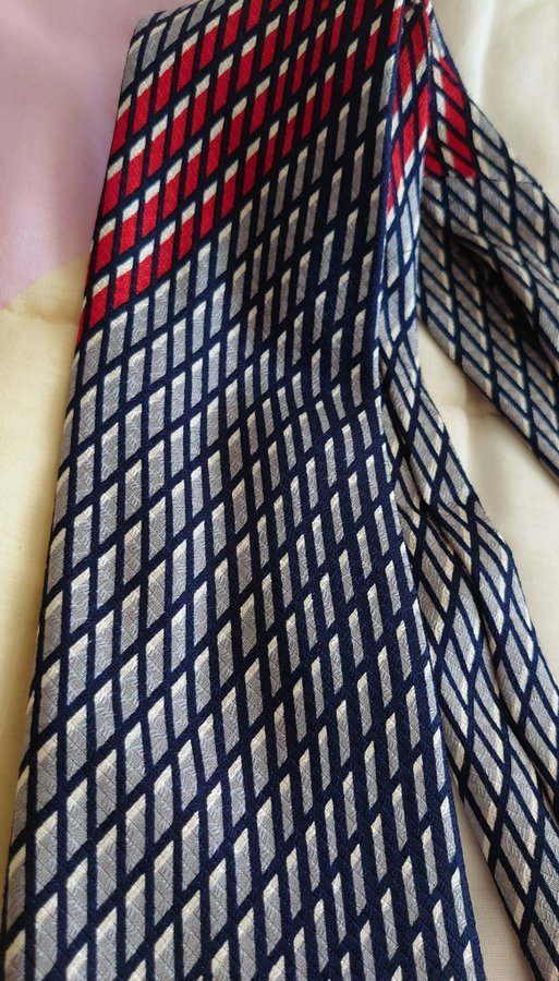 Pierre Cardin blå, grå och röd slips, silk | Köp på Tradera (734480219)