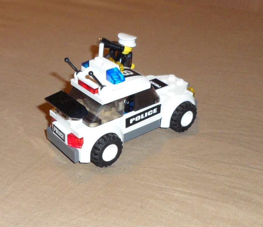 Se produkter som liknar LEGO : Polisbil / Fartkontrol.. på Tradera ...