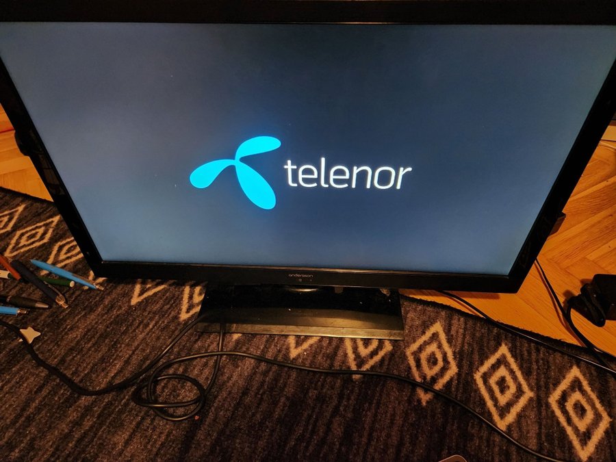 Arris Telenor VIP2853 tv boxen med laddare fjär.. | Köp på Tradera ...