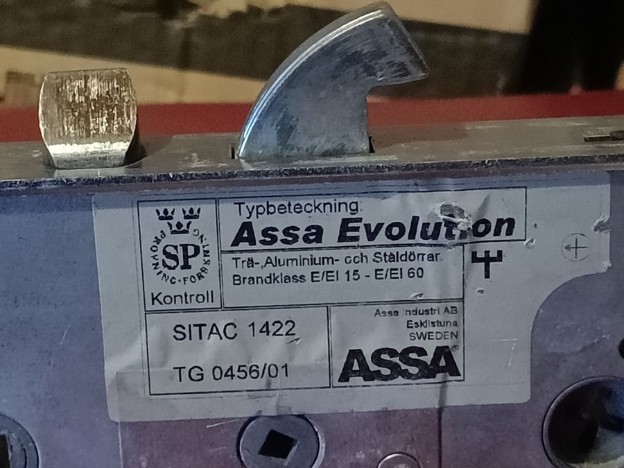 Assa Evolution Dörrlås - Låskista + slutbleck | Köp på Tradera (655293973)