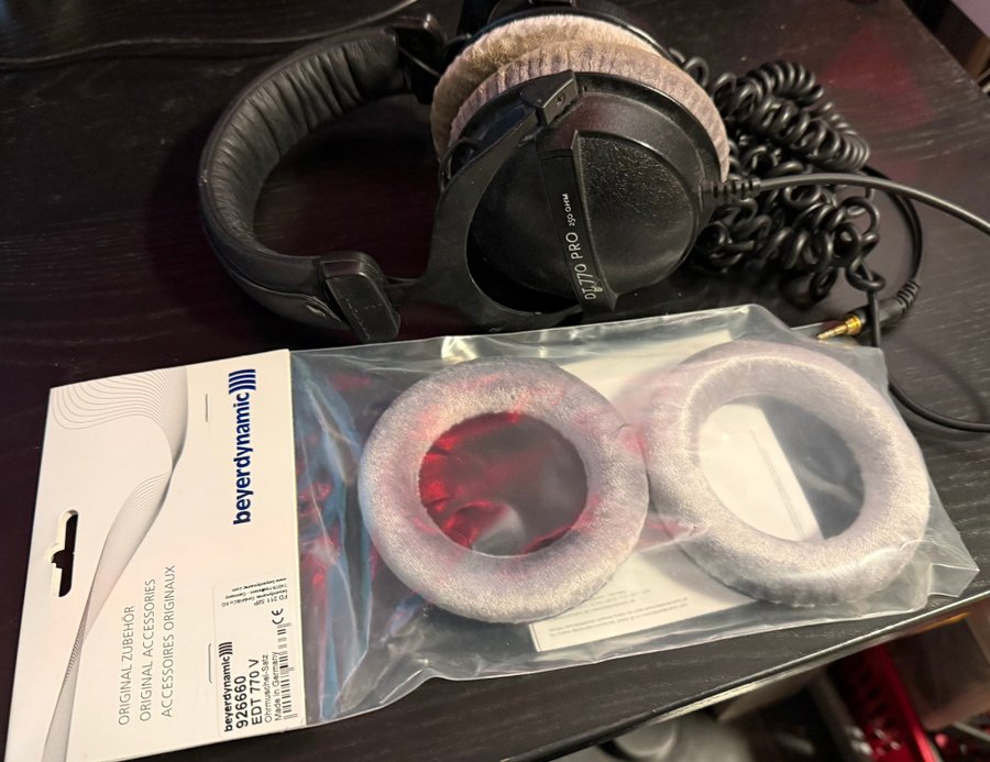 Beyerdynamic DT 770 PRO 250 Ohm Hörlurar Studio | Köp på Tradera ...