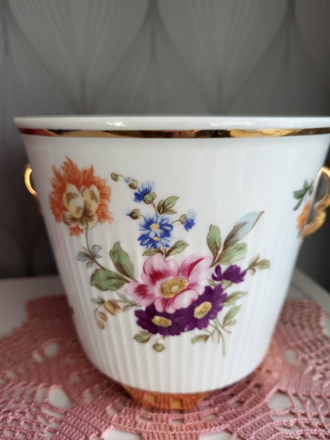 Freiberger Zell Porzellan Blomkruka ytterfoder | Köp på Tradera (709007172)