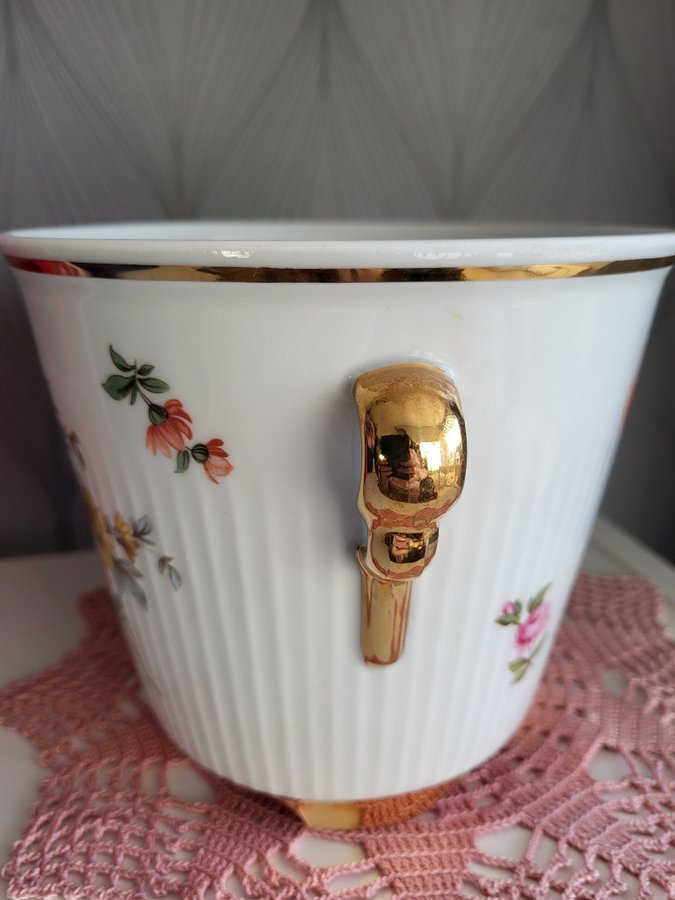Freiberger Zell Porzellan Blomkruka ytterfoder | Köp på Tradera (709007172)