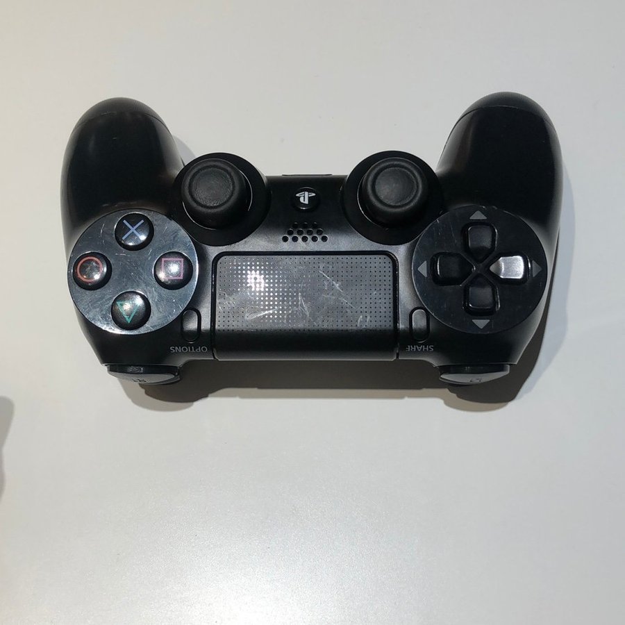 PlayStation 4 (PS4) DualShock kontroll V1 | Köp på Tradera (705451260)