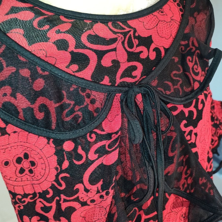 Singorita inspirerande Blus stl L/ XL Röd och s.. | Köp på Tradera ...