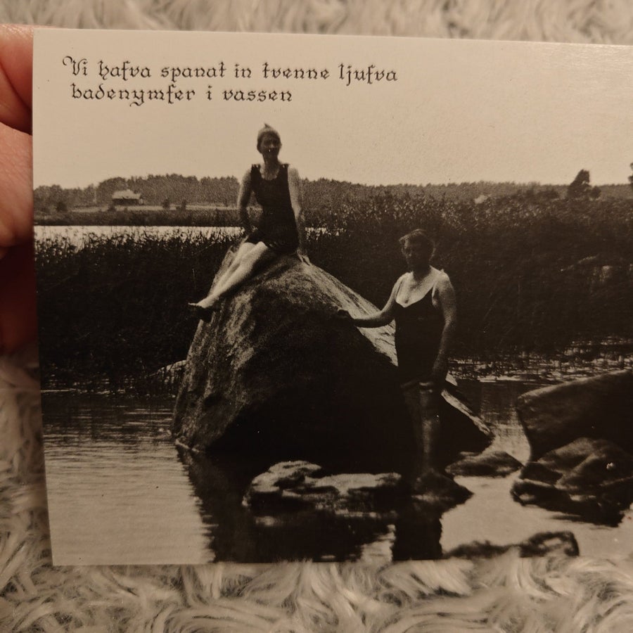 Gammalt vykort - kvinnor som badar vid vassen -.. | Köp på Tradera ...