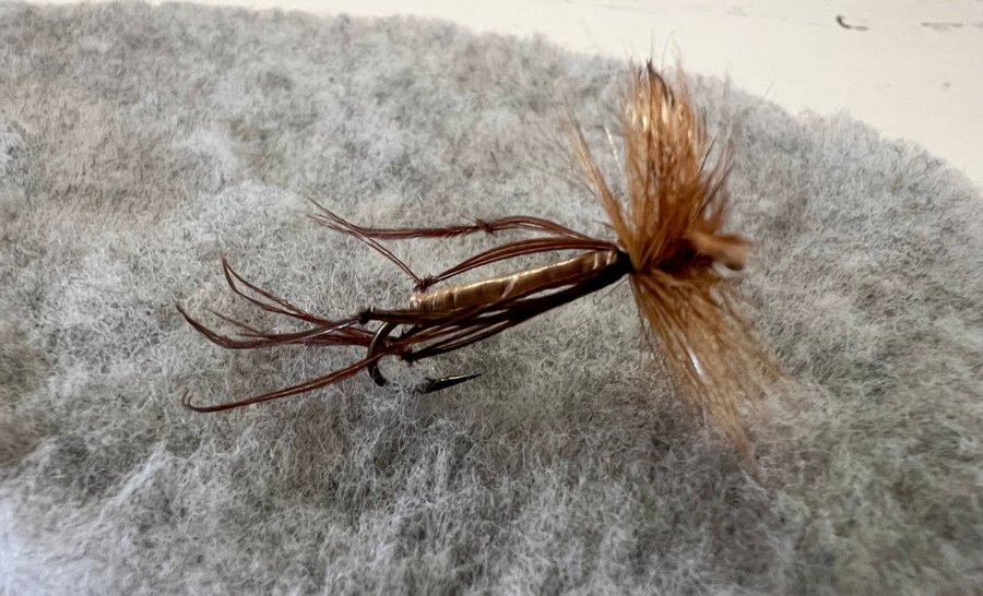 Daddy Long Legs #10 6pack torrfluga – för öring.. | Köp på Tradera ...