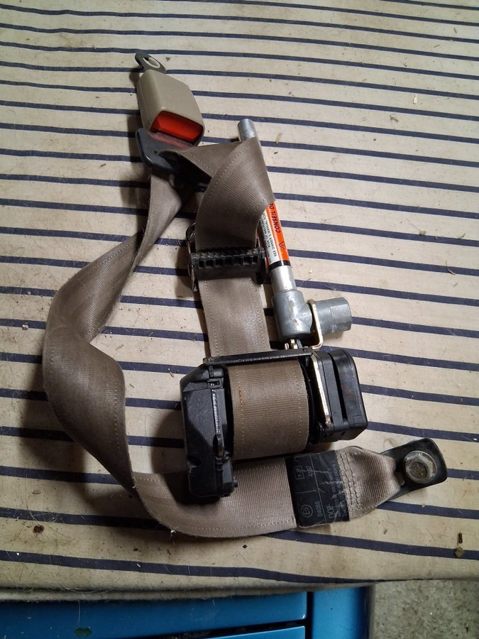 Säkerhetsbälten till Volvo 960 -96 | Köp på Tradera (713994302)