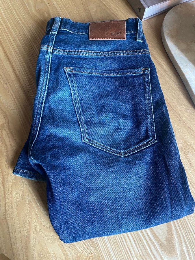 Hugo Boss jeans | Köp på Tradera (700242461)