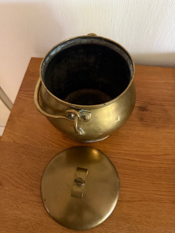 Äldre Mässingskruka/Bulkruka med lock | Köp på Tradera (703091279)