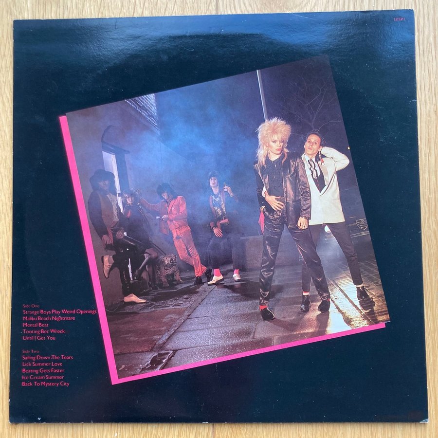 HANOI ROCKS - BACK TO MYSTERY CITY | Köp på Tradera (708555783)