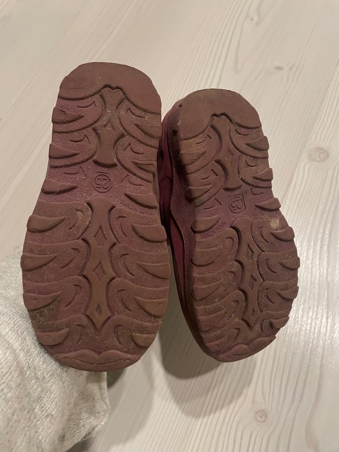 Fodrade Gummistövlar, vinröd, strl 25 | Köp på Tradera (703043250)