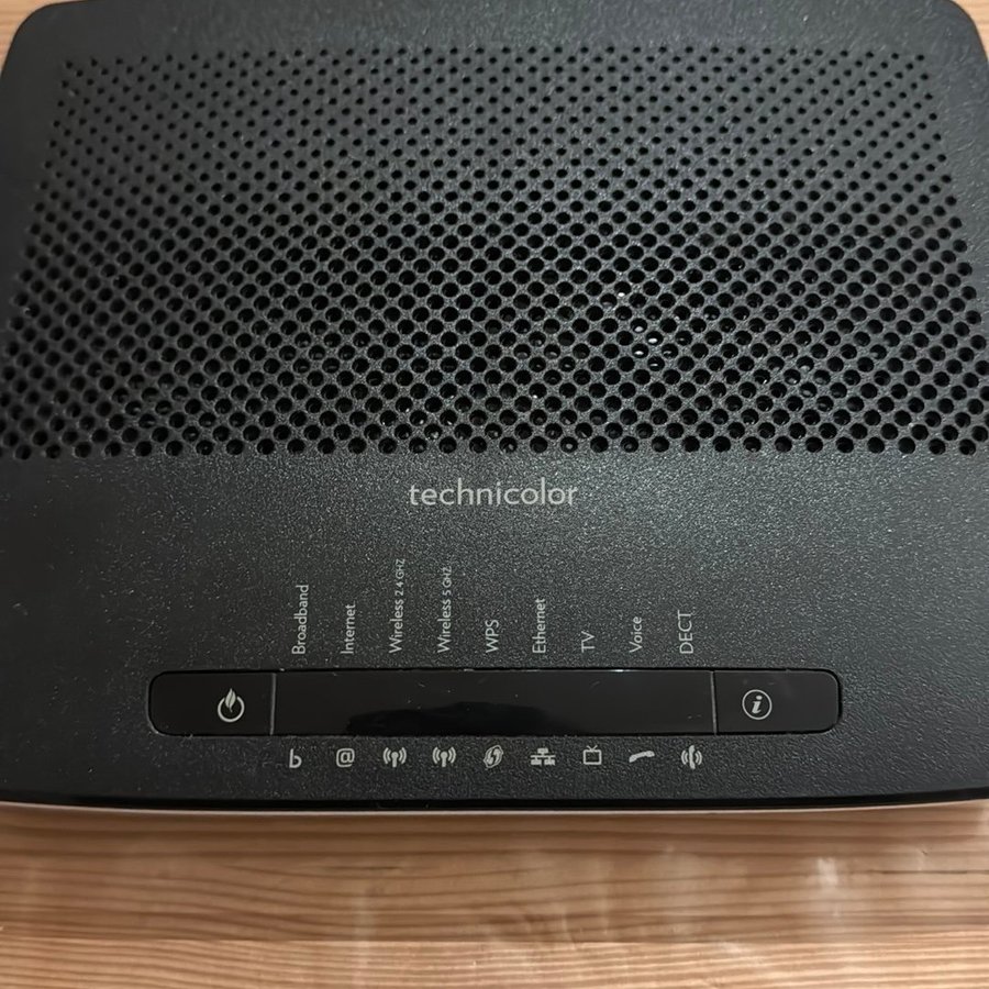 Se produkter som liknar Technicolor Wi-Fi Router. TG7.. på Tradera ...