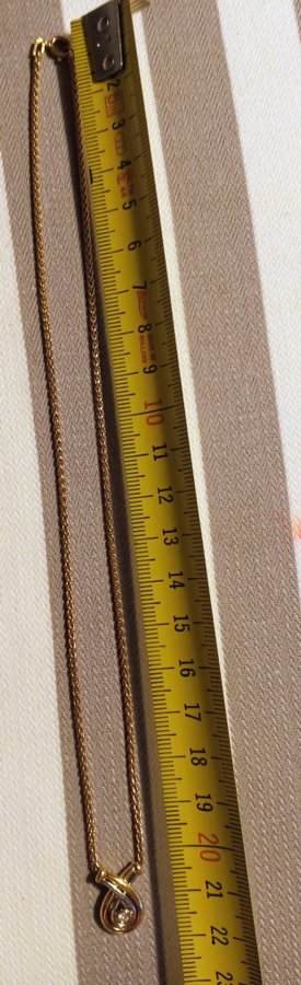 Guldhalsband med diamant i hänget, kedjelängd c.. | Köp på Tradera ...