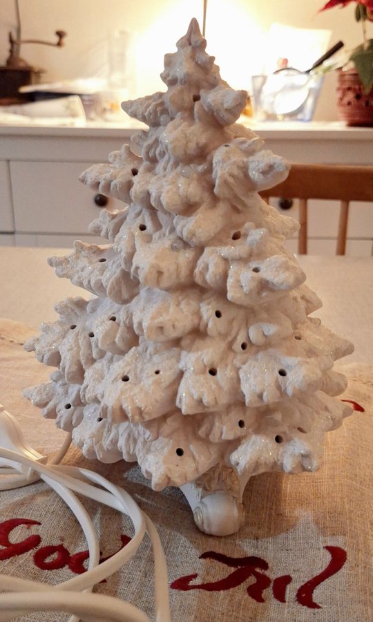 Se produkter som liknar Vit Julgran i Keramik med Bel.. på Tradera ...