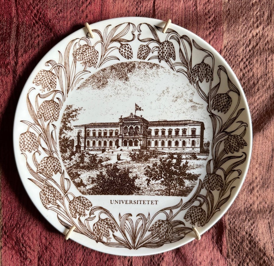 Gustavsberg Minnestallrik Uppsala Universitet 5.. | Köp på Tradera ...