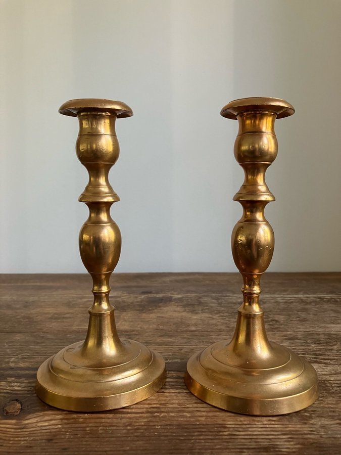 Paret antika mässingsljusstaka.. | Köp från Stigefjälls på Tradera ...