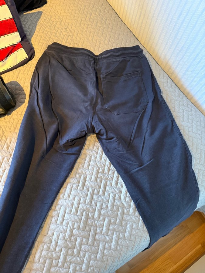 Bread & Boxers blåa sweatpants, storlek S | Köp på Tradera (702776194)