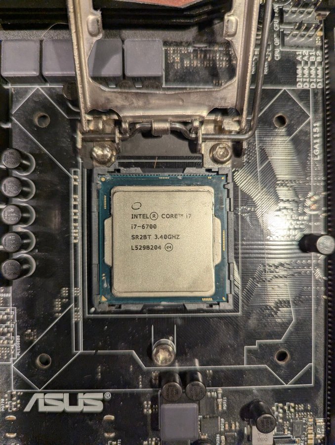 Se produkter som liknar Intel Core i7-6700 3.40GHz Pr.. på Tradera ...