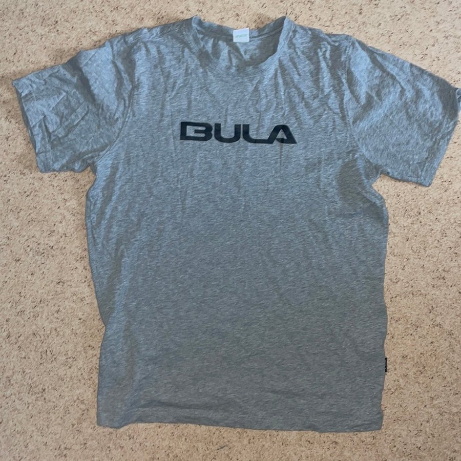 T-shirts 2st från Puma och Bula, 1 ny+1 beg | Köp på Tradera (708100893)
