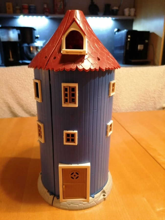 Se produkter som liknar Muminhuset mumin hus moomin m.. på Tradera ...