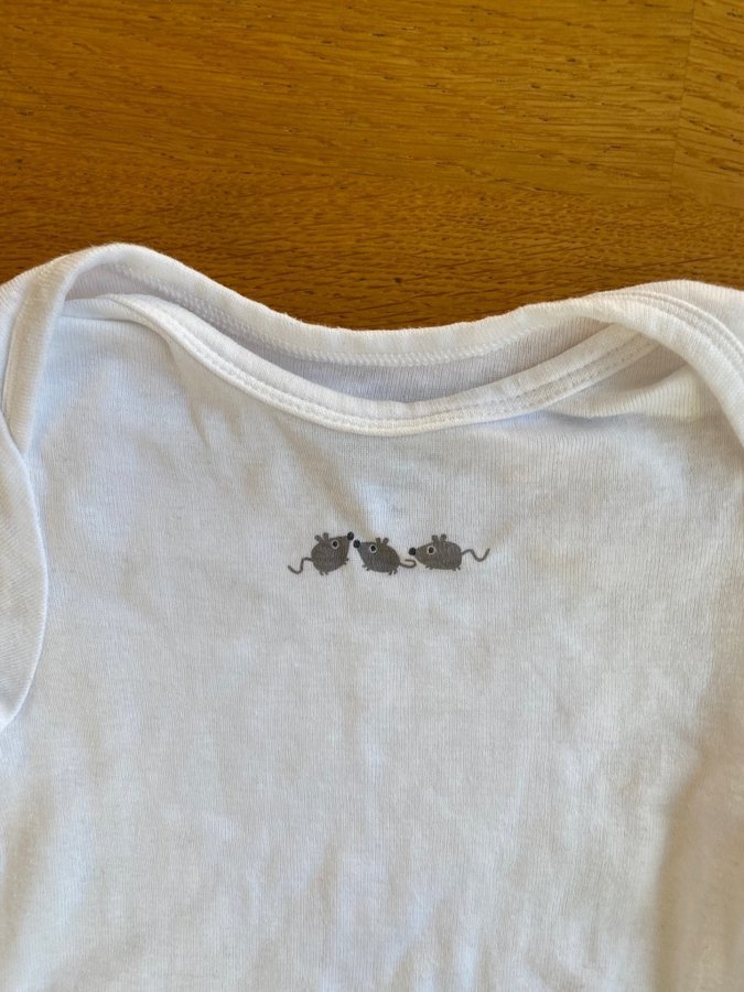 Tre Bodys Strl 80 + 86 Grön Vit Gul H&M Name it | Köp på Tradera ...