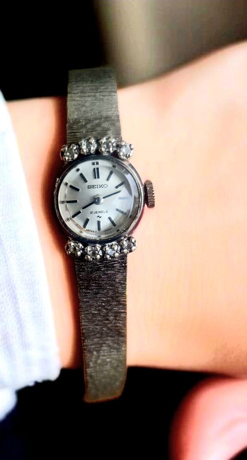 Vintage Deluxe – Silver Shadow Seiko Damklocka .. | Köp på Tradera ...