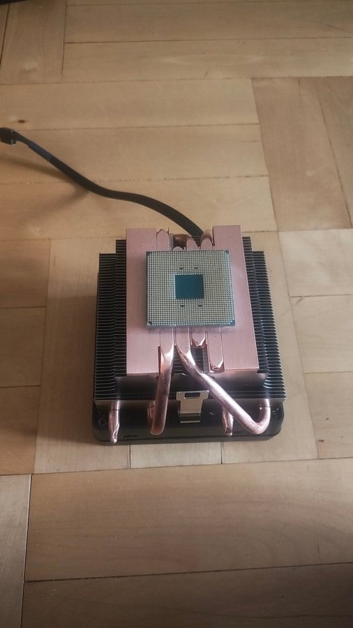 AMD Ryzen 7 3700X CPU med ny amd Prism | Köp på Tradera (711840880)