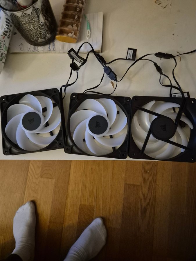 3st Corsair RS120 RGB fläktar (PWM/Daisy-chain).. | Köp på Tradera ...