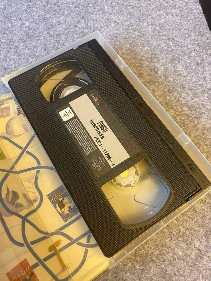 Pingu - Pingu buspojken - VHS | Köp från LindesFynd på Tradera (627701872)